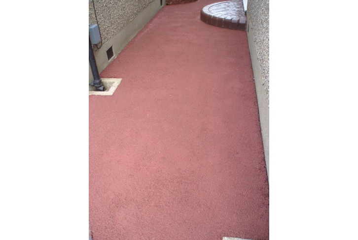 Tarmac Restorer RED | RED Tarmac Paint for Driveways | RED Tarmac ...